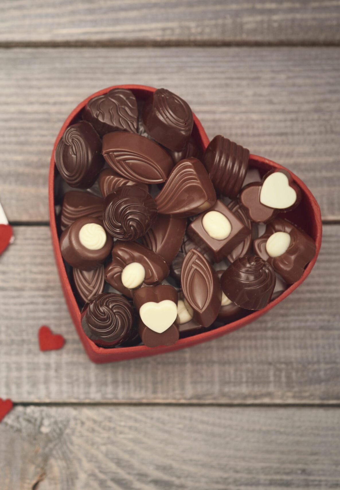 Indulge In The Sweetest Valentine's Day Gift - Delicious Chocolates ...